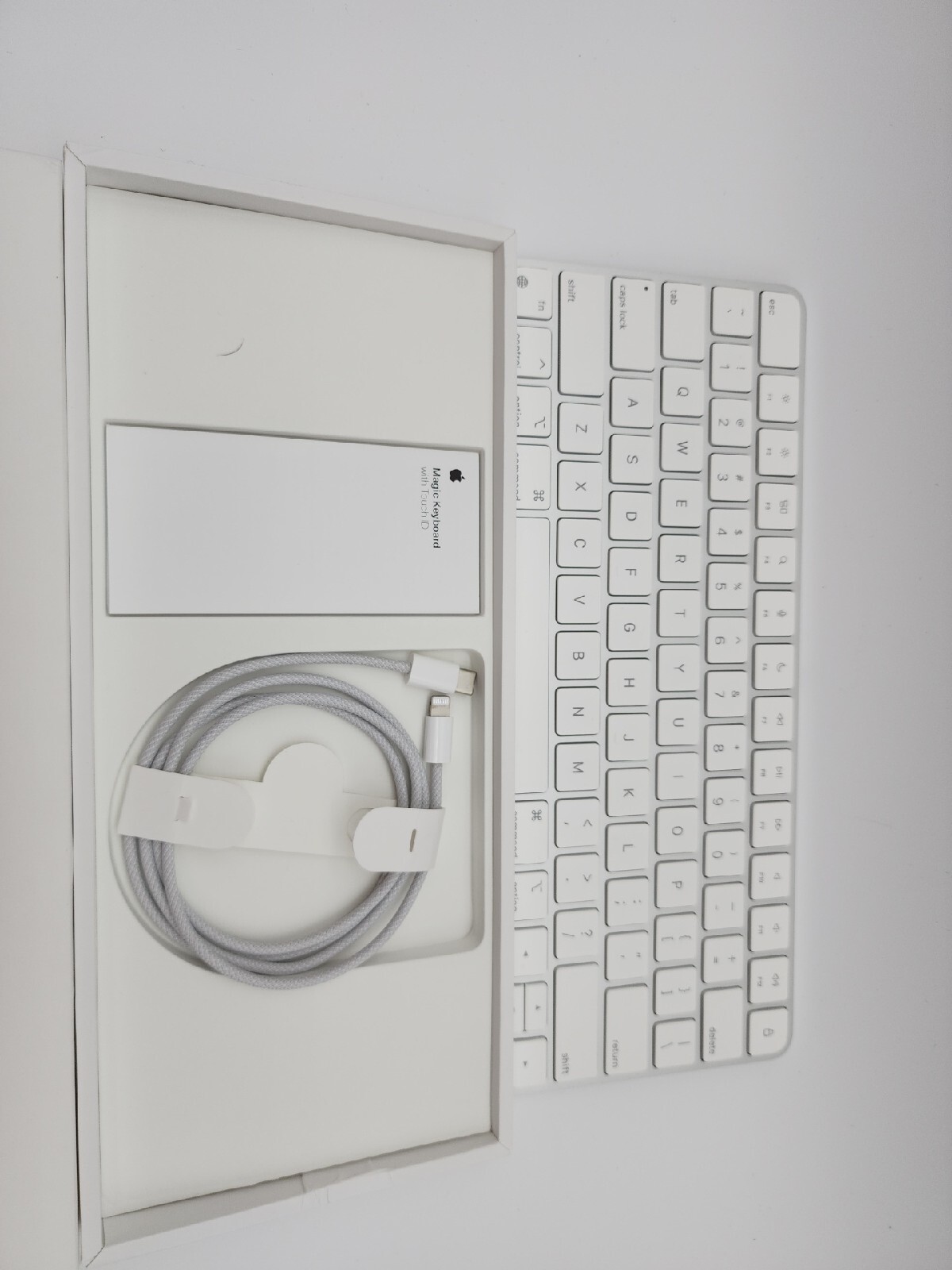 Apple magic keyboard Macs MK2A3LL/A A2450 no touch ID, 0z0441022