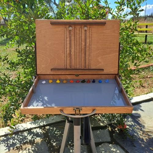 Plein Air Pochade Box, outdoor artist easel with grey plastic palette ...