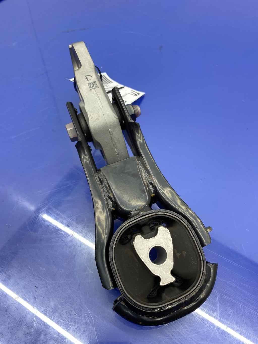 2017 - 2023 MAZDA CX-5 OEM 2.5L ENGINE MOTOR TORQUE ROD MOUNT BRACKET ...