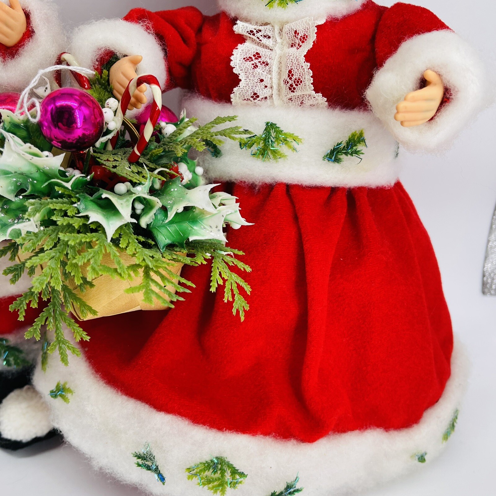 VTG HANDMADE SANTA & MRS CLAUS DOLLS W. GIFTS ARTS & CRAFTS CHRISTMAS ...