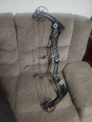 Bowtech Revolt x 70lb Right-Handed Bow 26"-31" Draw Length | eBay