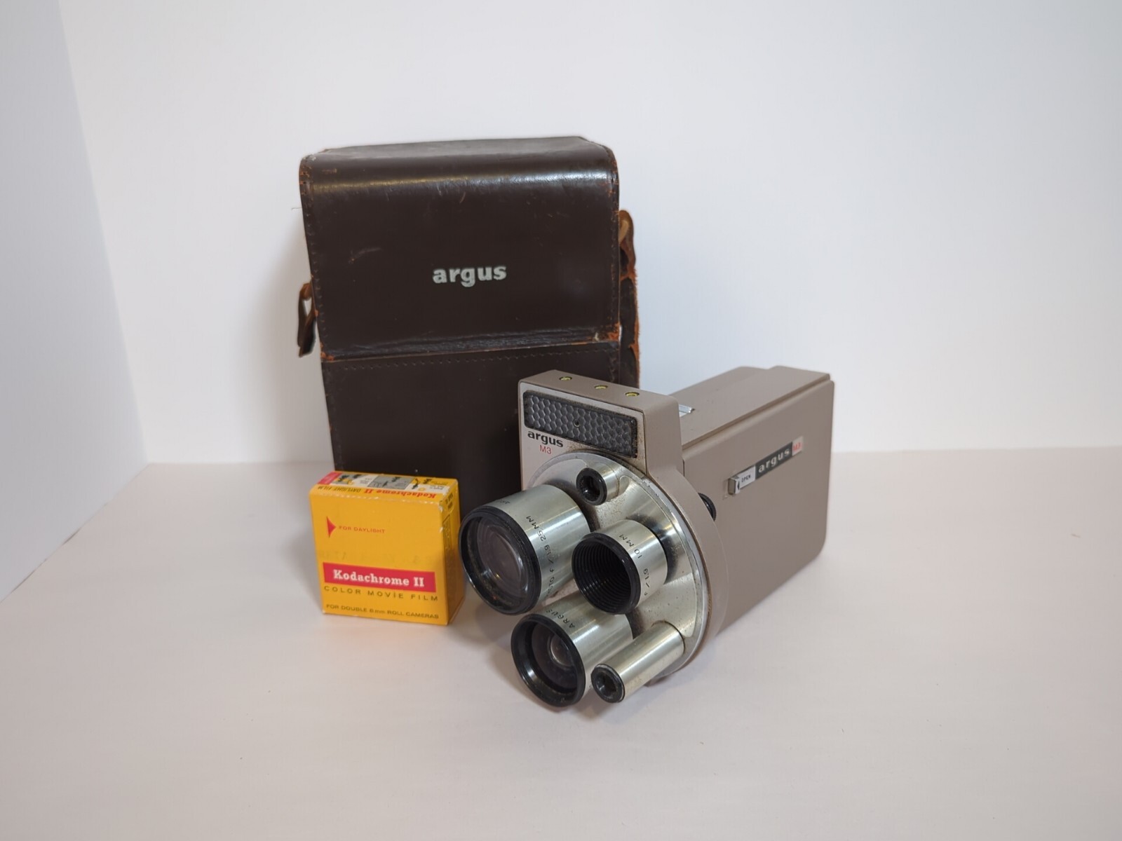 Vtg 1950’s ARGUS M3 Cinetronic 8MM Film Movie Camera TURRET Lens w ...
