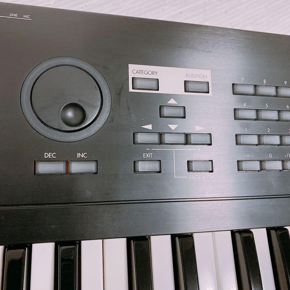Korg TR-61 w/ EXB Sample Expansion Card 61-Key Workstation Keyboard ...