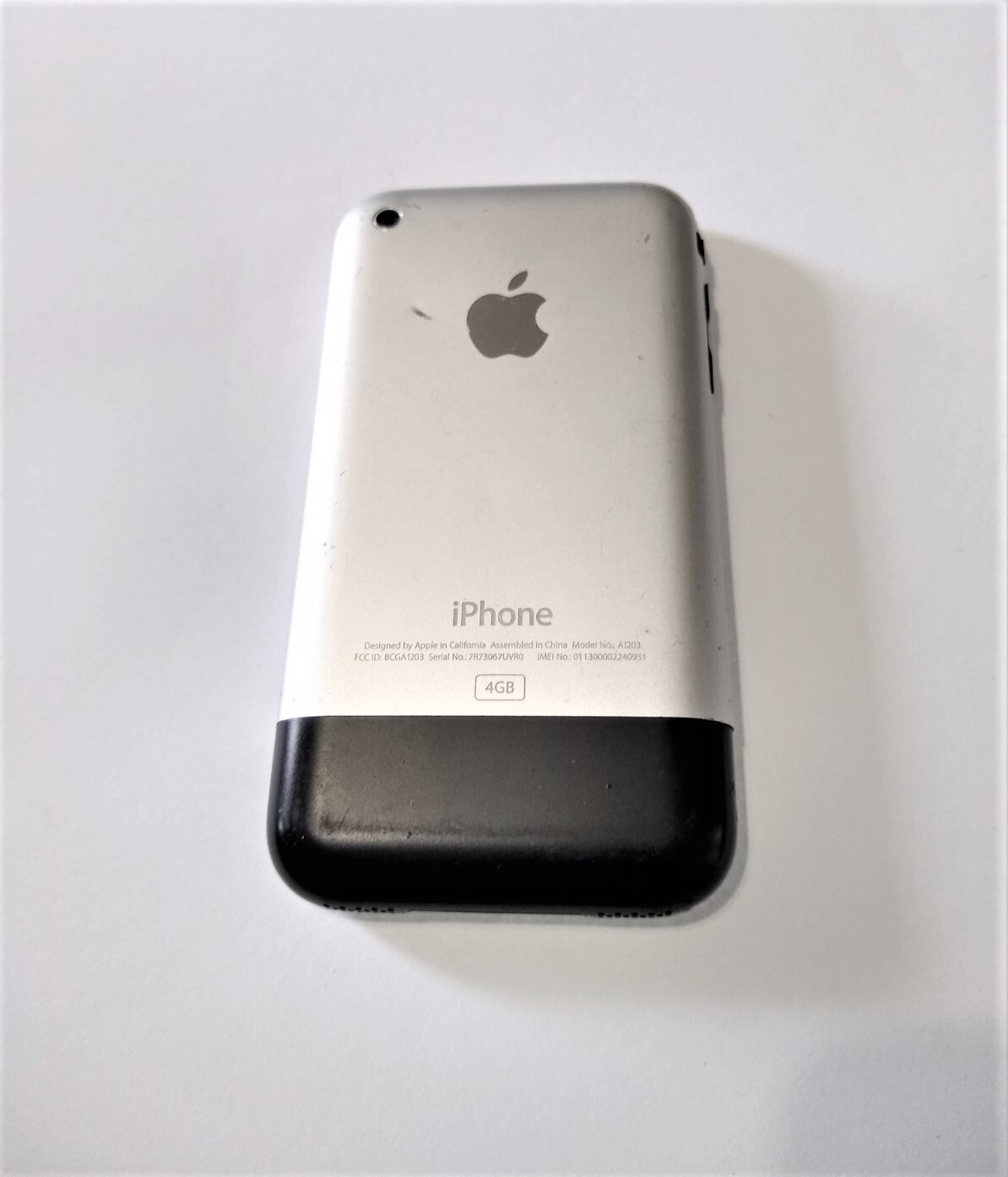 Apple iPhone 1st Generation - 4GB - Black - A1203 (GSM) Collectable ...