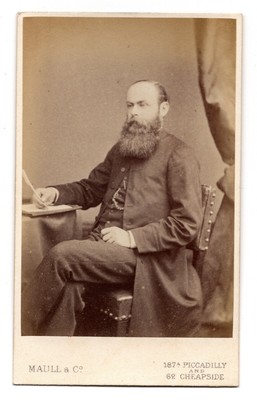 ANTIQUE CDV CIRCA 1860s MAULL & CO. HANDSOME BEARDED MAN IN SUIT LONDON ...