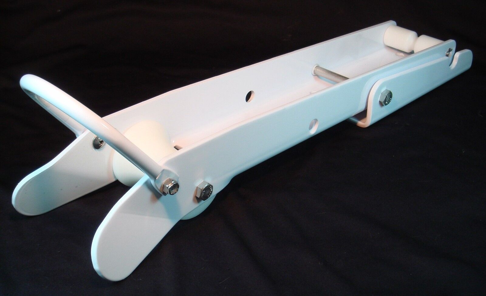 Heavy Duty Bow Anchor Roller Powder Coated Stainless Self Launching ...