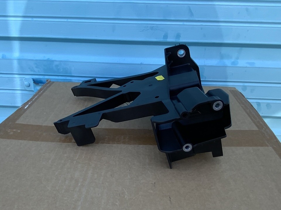 2016-2022 Mercedes-Benz Side Panel Mounting Bracket A-253-620-19-01 NEW ...