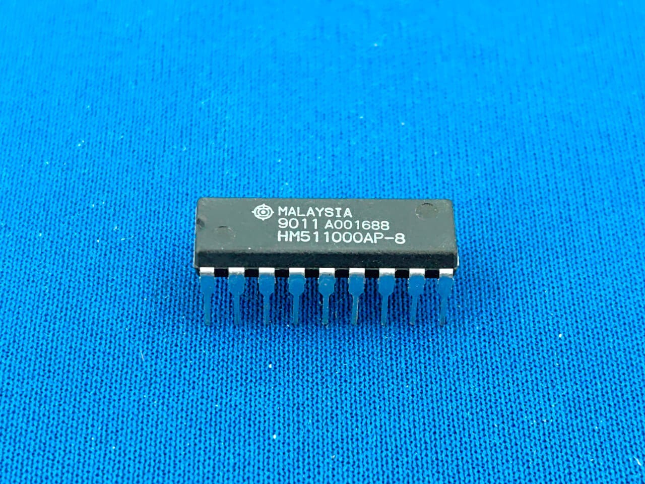 1 x GENUINE HM511000AP-8 HITACHI Dynamic RAM 1Mx 1Bit CMOS 80ns PDIP-18 ...