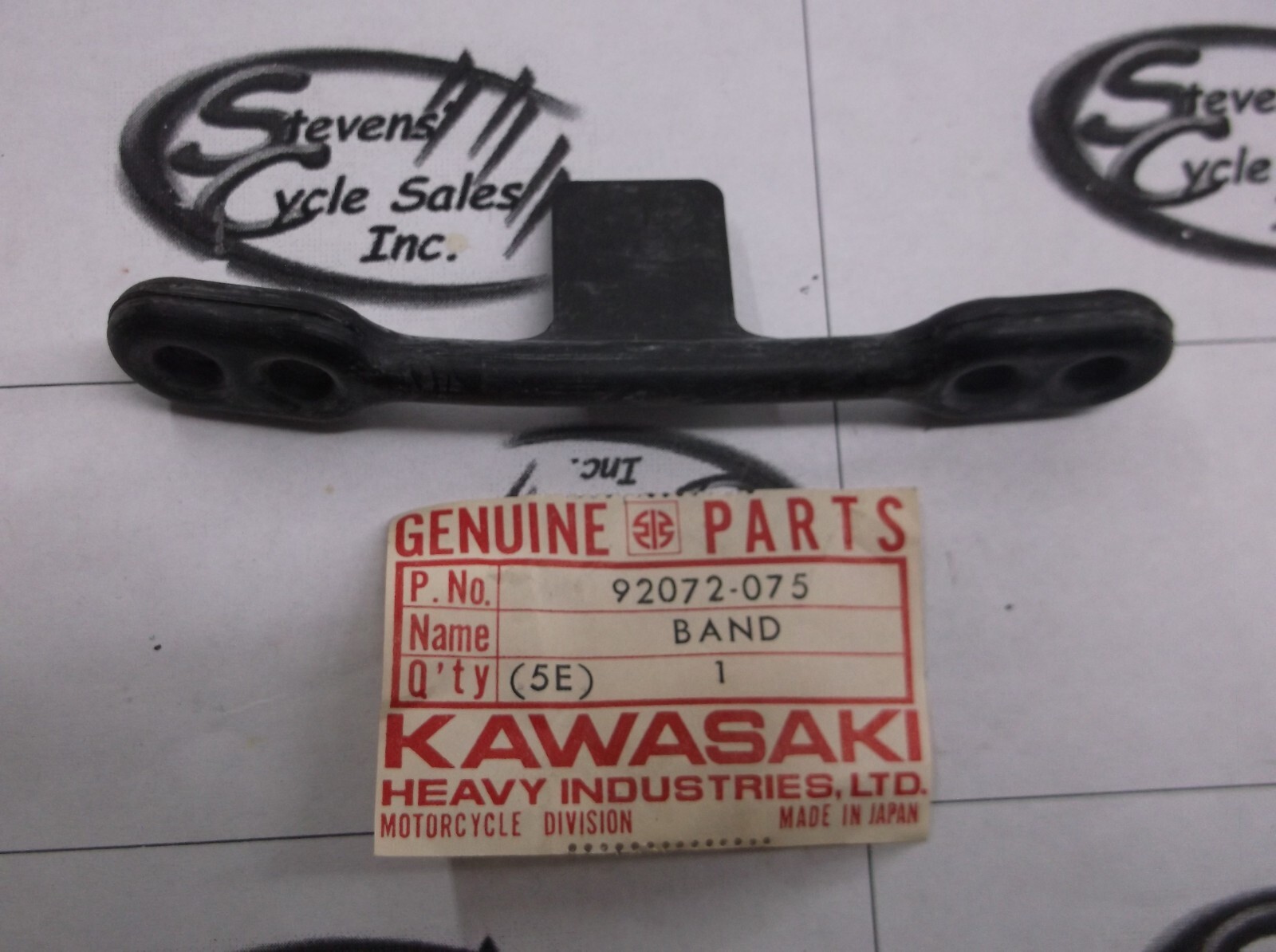 Kawasaki KD125/KE125/KD175/KX250/ KX500 Fuel Tank Band 92072-075 NOS | eBay