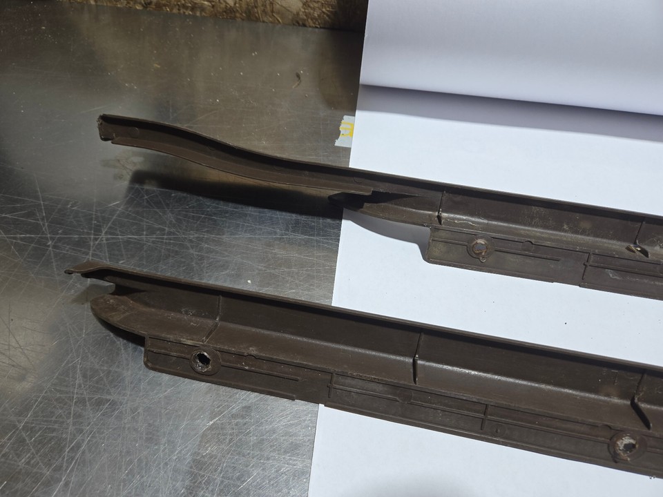 79-83 TOYOTA PICKUP TRUCK HILUX DOOR SILL SCUFF PLATE TRIM FLOOR PANEL ...