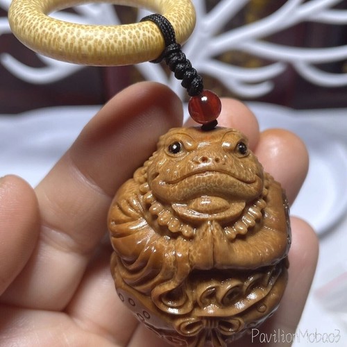 Natural Olive Nut Hand Carved Zen Toad Statue Pendant Bead Chain Frog ...