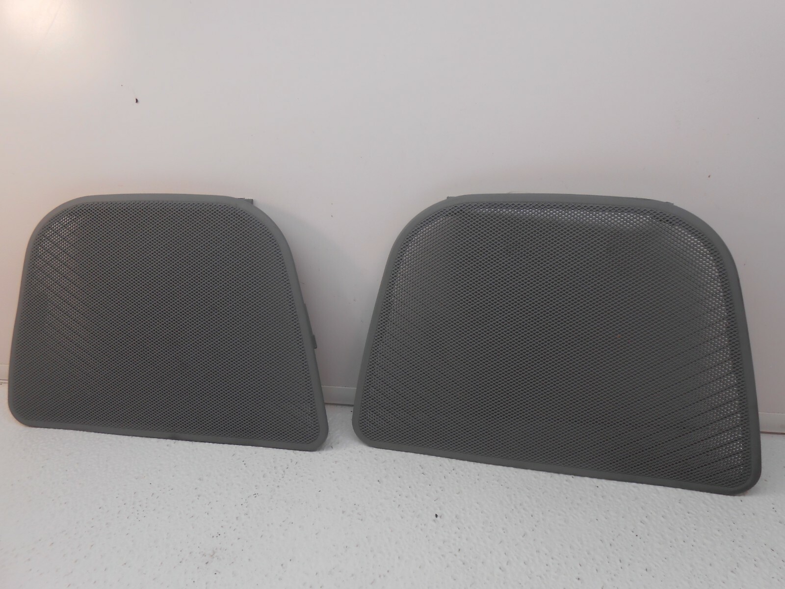 1998 BMW 5 Series L.H+R.H Rear Deck Speaker Cover Grey 8172425 TS0637 ...