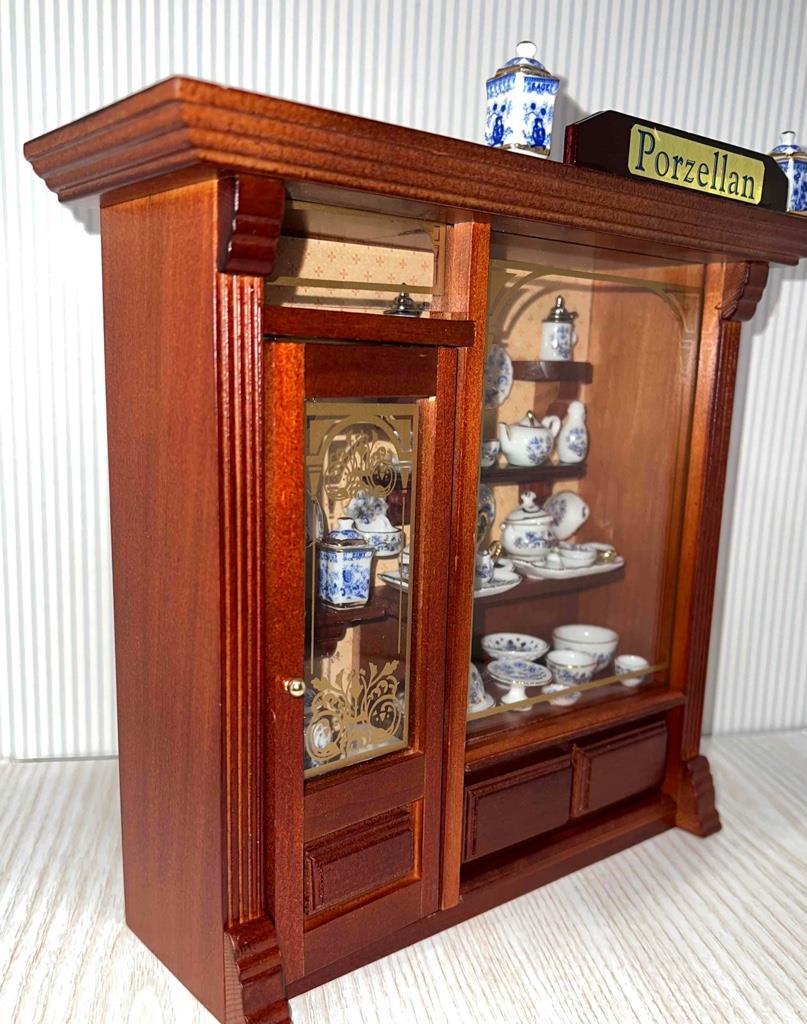 MINIATURE DOLLHOUSE 1:12 REUTTER MINIATURES PORCELAIN SHOP PICTURE BOX ...