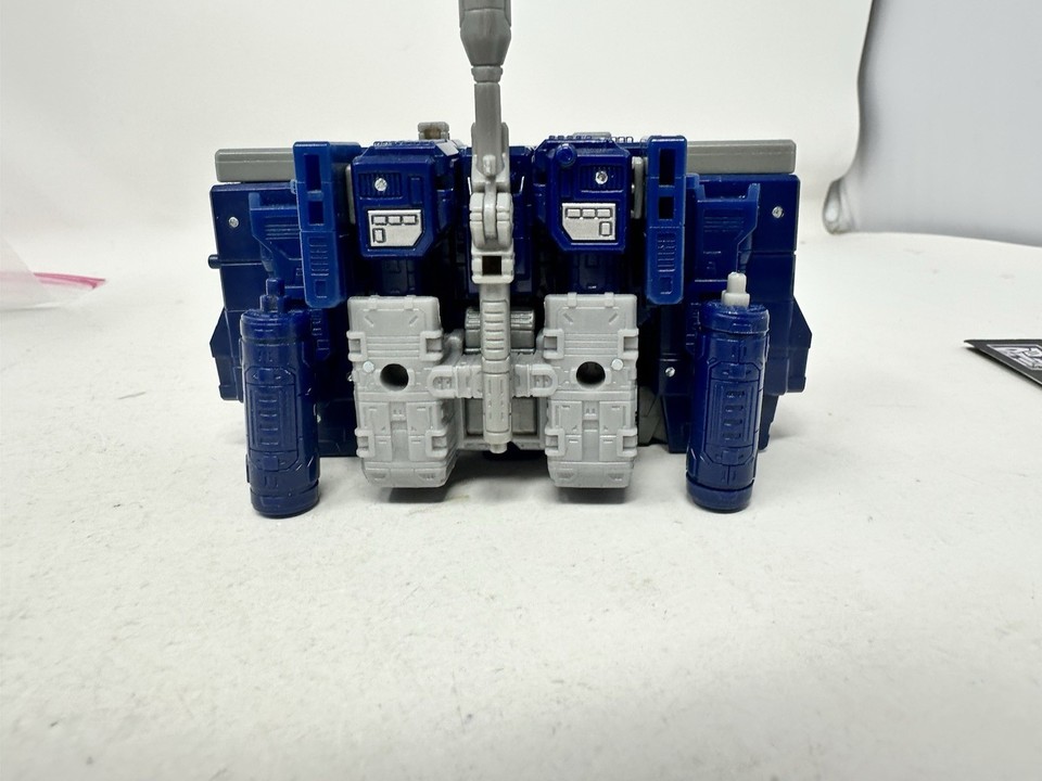 Hasbro Transformers Netflix War for Cybertron SOUNDWAVE WALKMAN NO ...