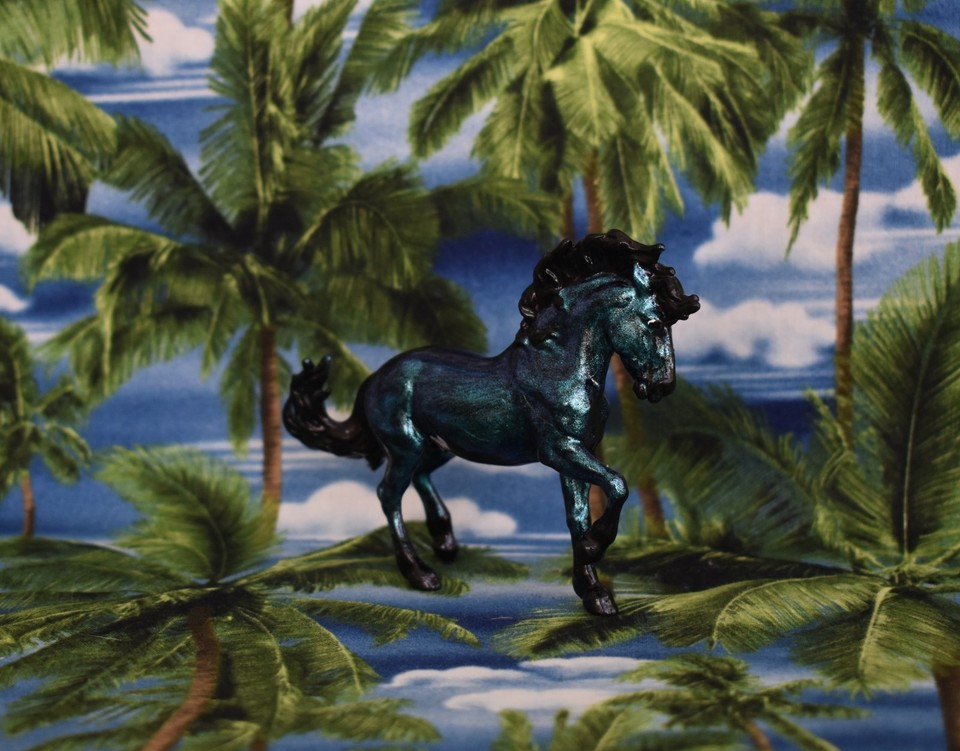 NEW Breyer MINI FIREHEART Mustang Stallion TEAL FOIL Bay Stablemate ...