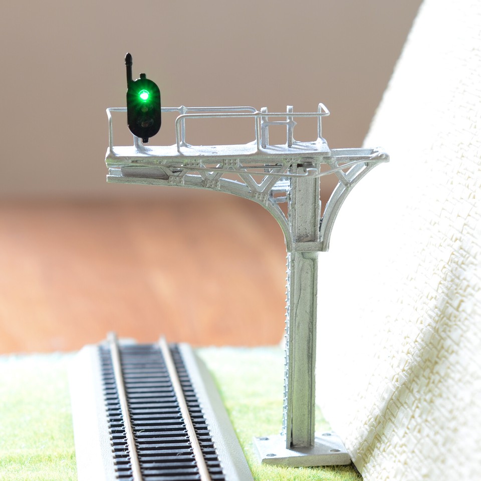 1 x HO / OO silver cantilever signal bridge LED 3 aspect single Track ...