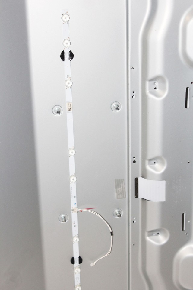 Rear Case Backlight Lamp Bulb Cover 2EMS00095- Emerson 32" LED TV ...