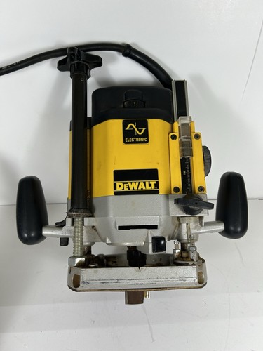 DeWalt DW625 3HP Heavy Duty Plunge Cut Router Variable Speed TESTED ...