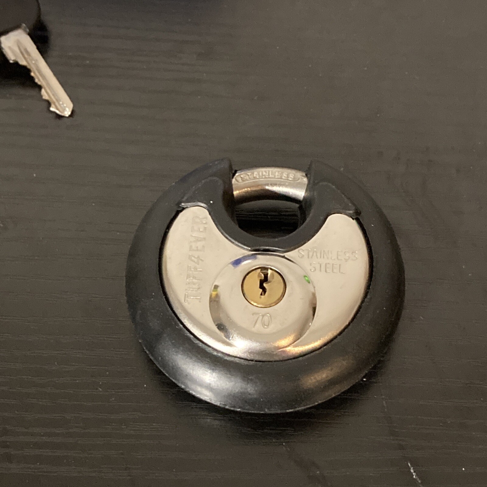 Tuff4ever 70mm Disc Padlock with Stainless Steel Shackle 2-3/4 Heavy ...