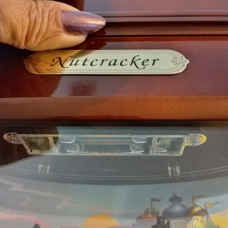 Mr. Christmas Nutcracker Music box w/16 record discs 8.5 x 12 1/4" x 10 ...