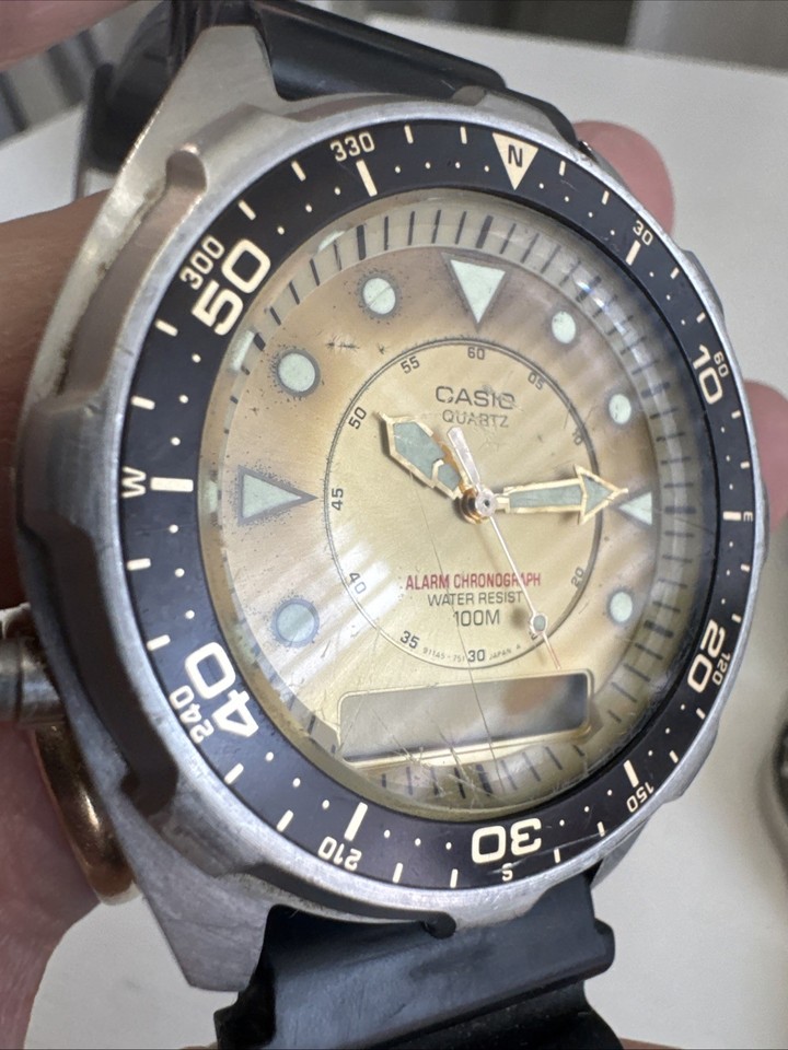 Casio “Arnie” AMW-320R Mens Divers Watch - Black & Gold (needs new ...