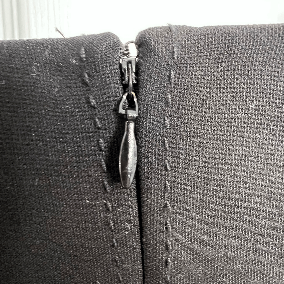 Elizabeth and James Philippa Black Scoop Neck Bell-Sleeve Bodycon Dress ...