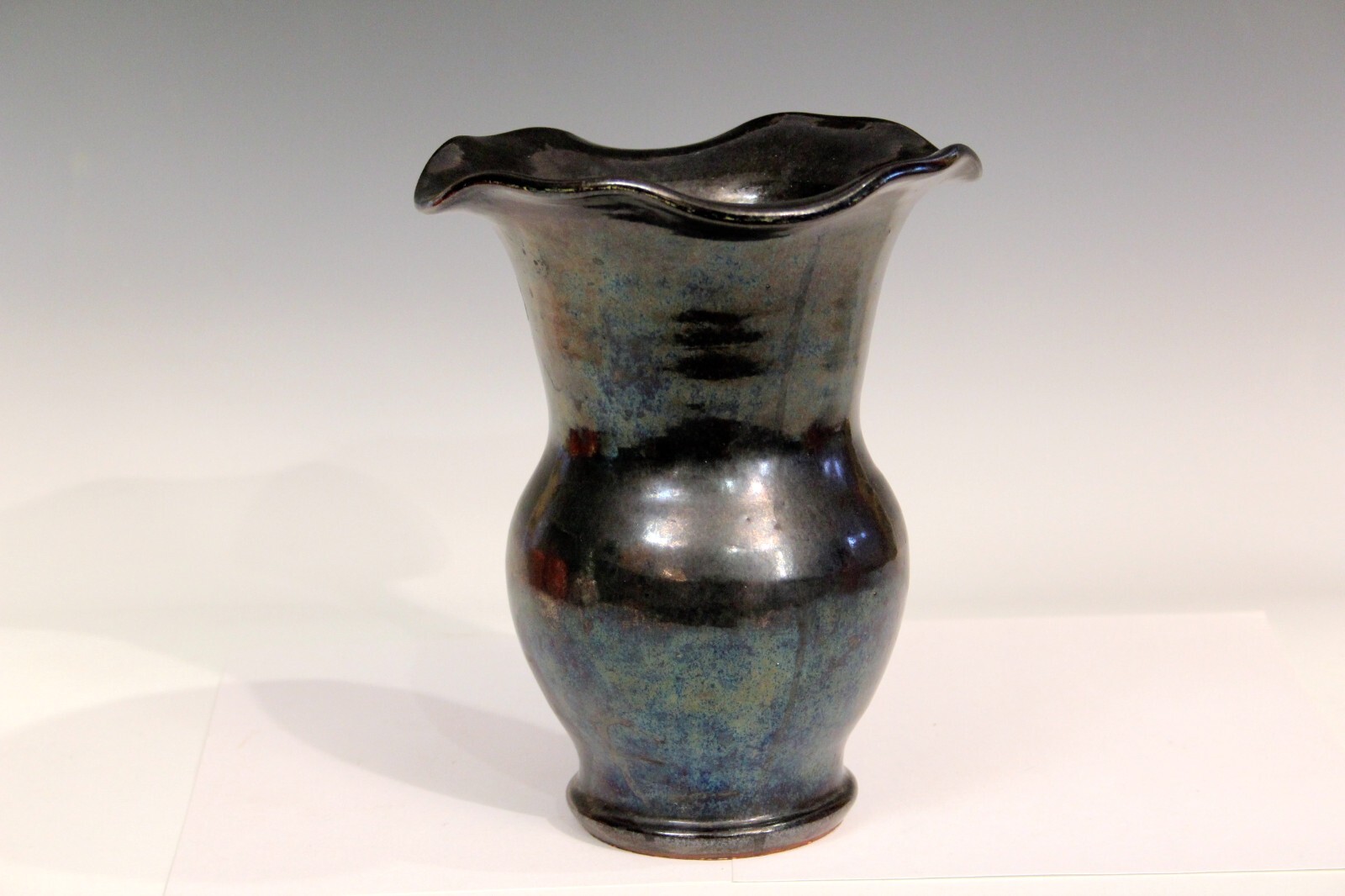 Smithfield North Carolina Vase Pottery Old Vintage Ruffled Black Label ...