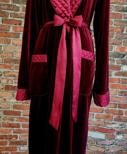 VINTAGE Deep Red Velvet Robe Long Quilted Trim Dark Romantic Witchy ...