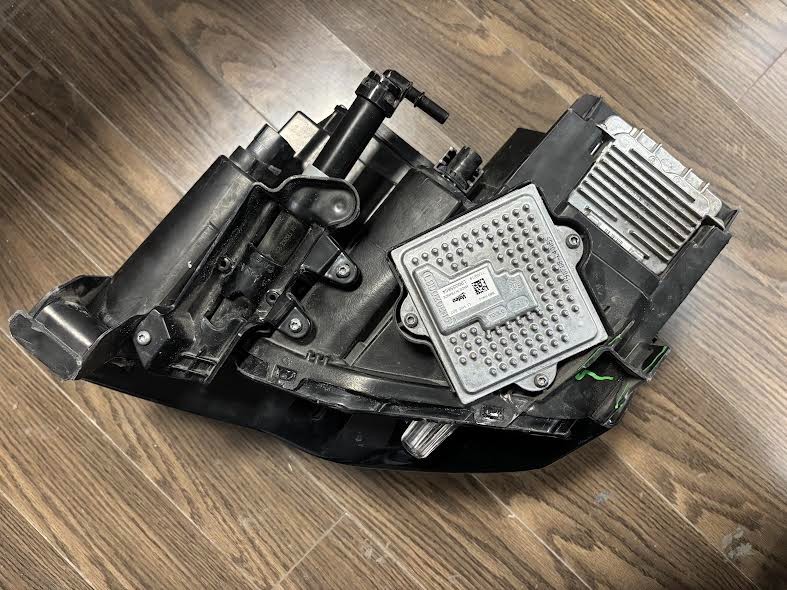 OEM 2019 JEEP TRACKHAWK SRT 6.2L RH PASSENGER HID HEADLIGHT 68266654AH ...