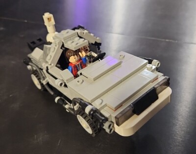 LEGO 21103 Back To The Future The DeLorean Time Machine & Minifigures ...