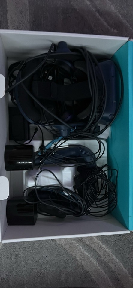 HTC Vive Pro Full Kit with Controllers, Base Stations. | eBay
