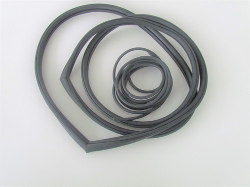 Opel Rekord P2 rear window rubber with tension cord Opel Classic Parts ...