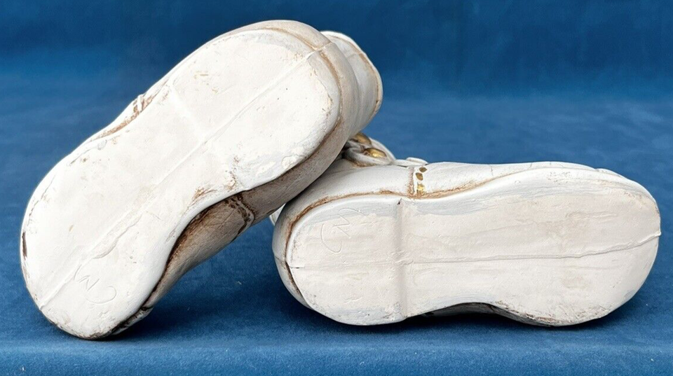 DECORATIVE VINTAGE PAIR OF CERAMIC VICTORIAN HIGHTOP BUTTONED BABY ...