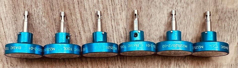 One Daniels MFG DMC K1S Positioner Cage 11851 M22520/2-02 use with ...