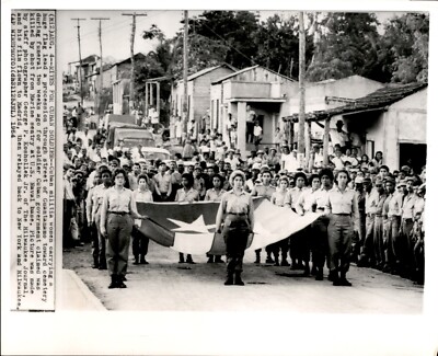 LD271 1964 AP Wire Photo MILITIA WOMEN RITES FOR CUBAN SOLDIER IN ...