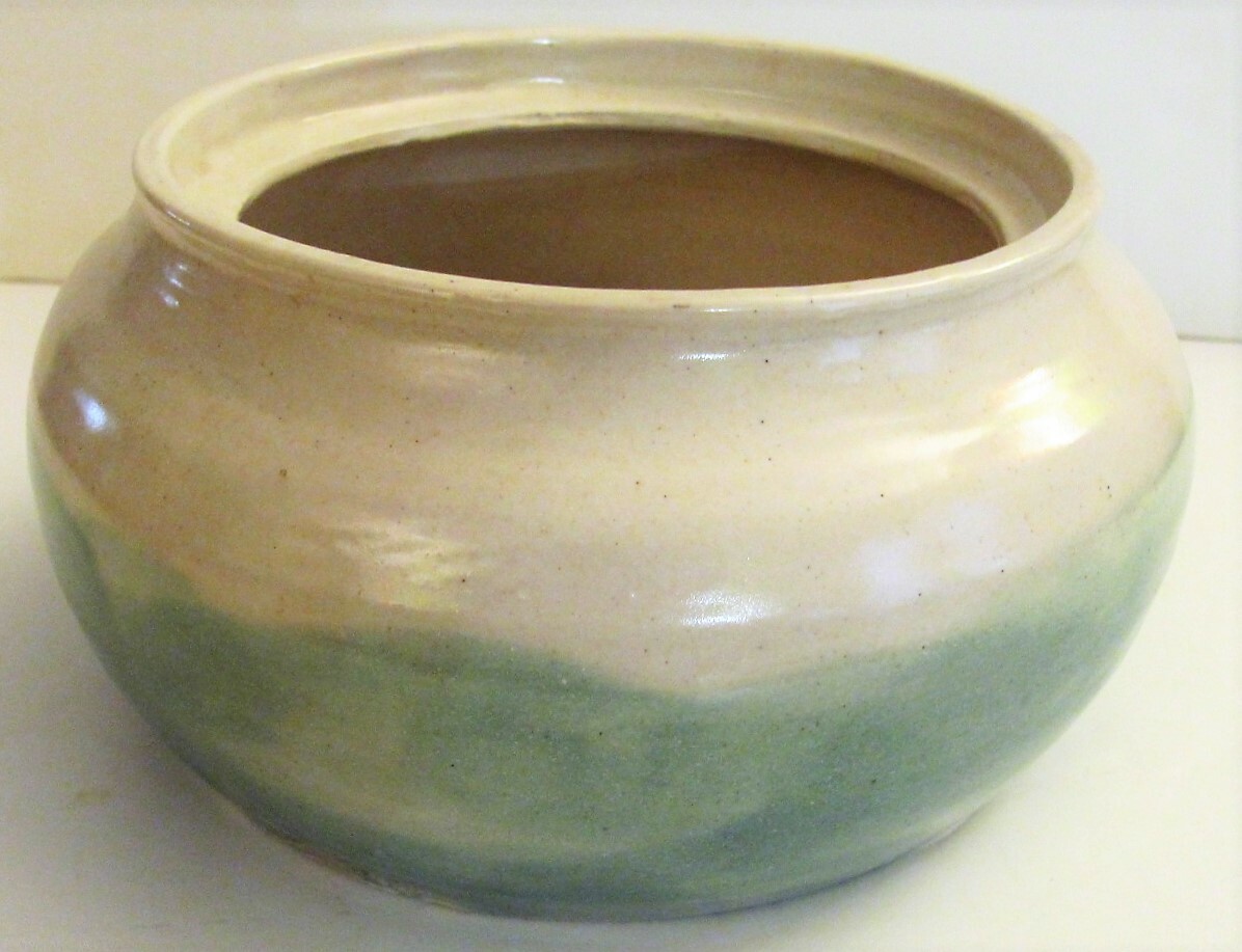 VTG PISGAH FOREST Pottery NC Vase Pot Cream Green Walter Signed STEPHEN ...