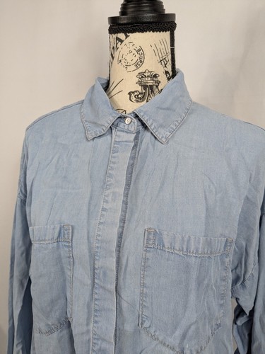 Old Navy Boyfriend Light Button Down Womens Shirt Medium Blue Chambray A031 | eBay