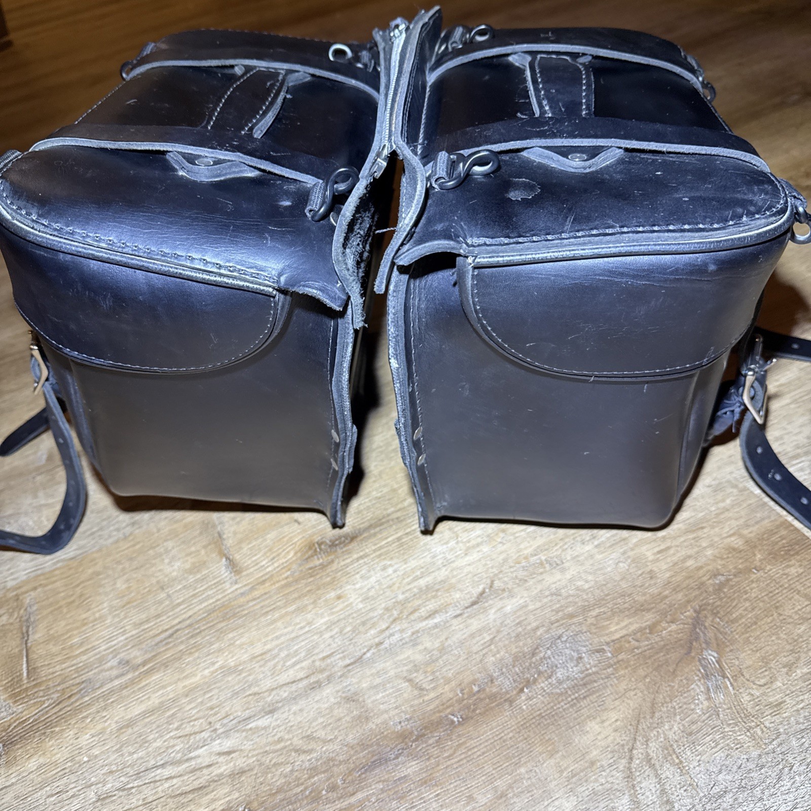 INDIAN HEAD Motorcycle Saddlebags ‘Slight Angle’ Nickel Leather | eBay