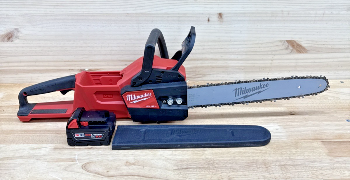 Milwaukee 2727-20 M18 FUEL 16" Chainsaw w/ 5.0 Ah Battery - No Charger ...