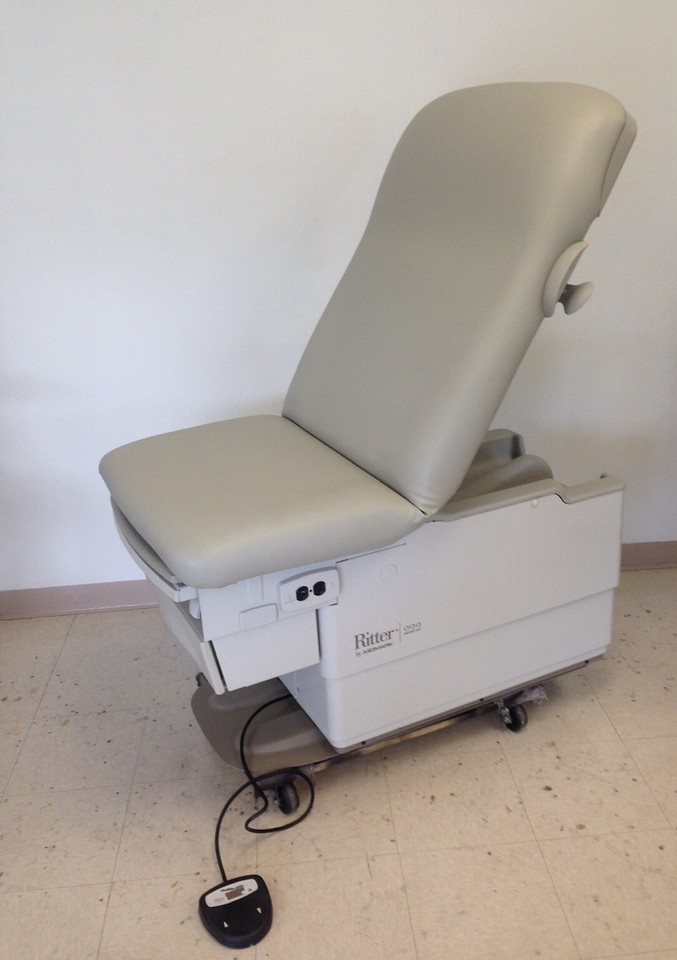 Pre-Owned Ritter 222 Power Hi-Low Exam Table Foot Control New ...