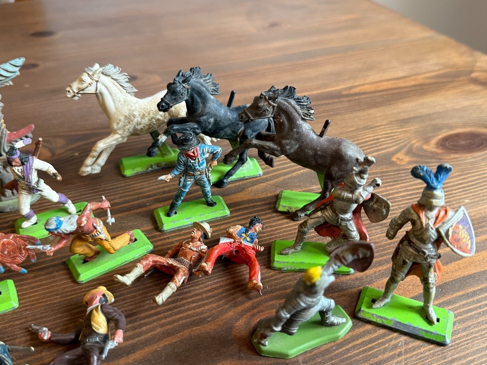 BUNDLE OF BRITAINS HORSES, COWBOYS, RED INDIANS, ARABS, MEDIEVAL, FARM ...