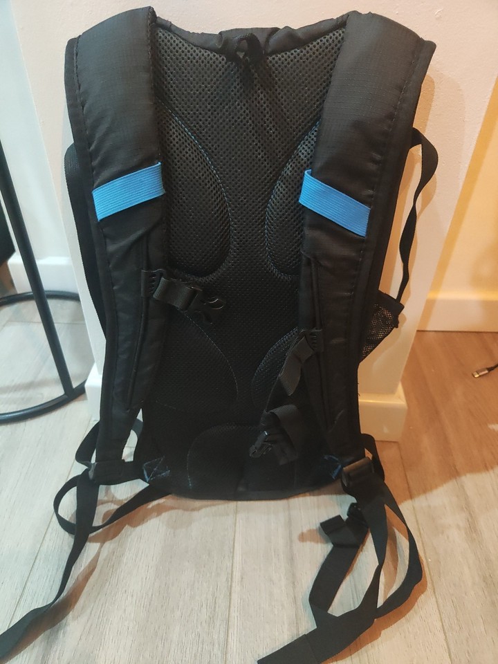 Gelert Strider 2.0L Hydro Pack Hiking Backpack Rucksack Bag Blue ...