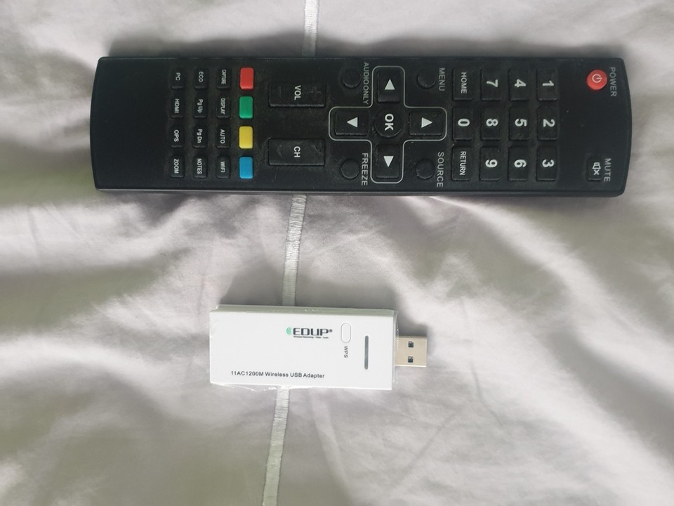 Genee G Touch 70' SlimFit FHD Touchscreen With Stand | eBay UK