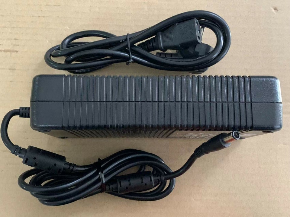 GENUINE DELL ALIENWARE M18X R1 R2 X51 330W AC ADAPTER CHARGER XM3C3 ...