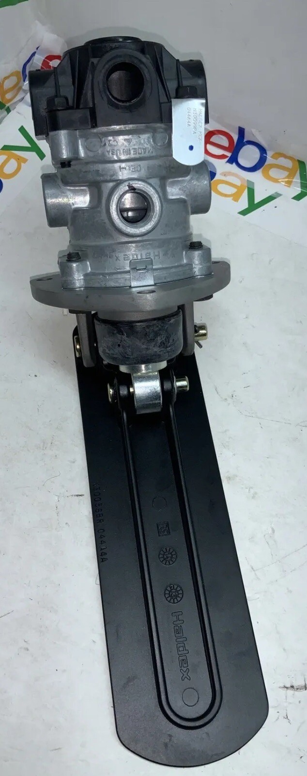 Bendix D1302 E-6 Foot Brake Valve Assembly (Replaces Bendix KN22140 ...