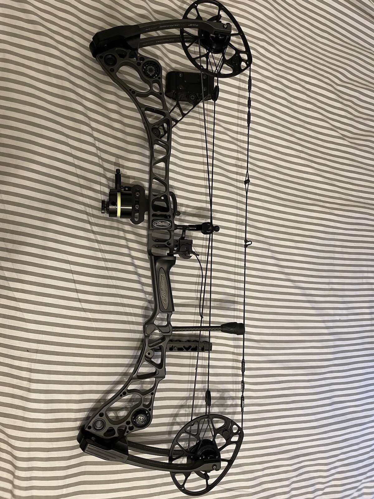 Mathews Halon 32 Bow & Accessories | eBay