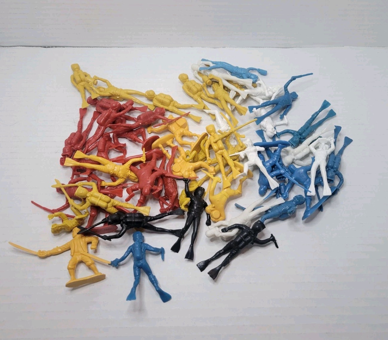 Lot of 49 - Vintage 1960's Plastic Frogmen Scuba Diver Multicolored Toy ...