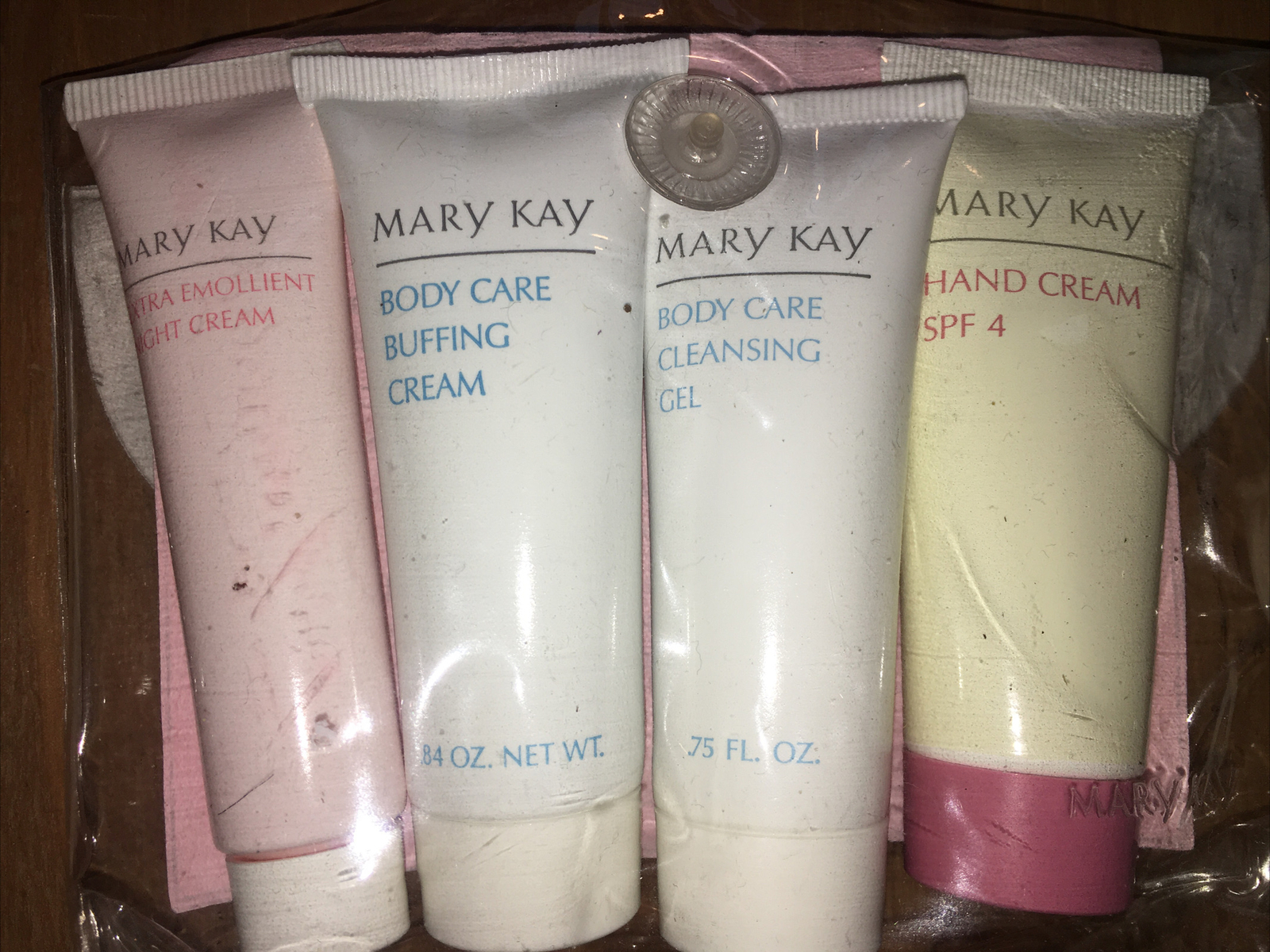 MARY KAY 30 PC LOT FOOTSTEPS KIT SATIN HANDS KIT COMPACT GELS CREAMS ...
