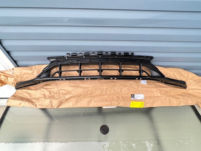 2019 MERCEDES-BENZ C63 W205 Front Bumper Center Lower Grille ...