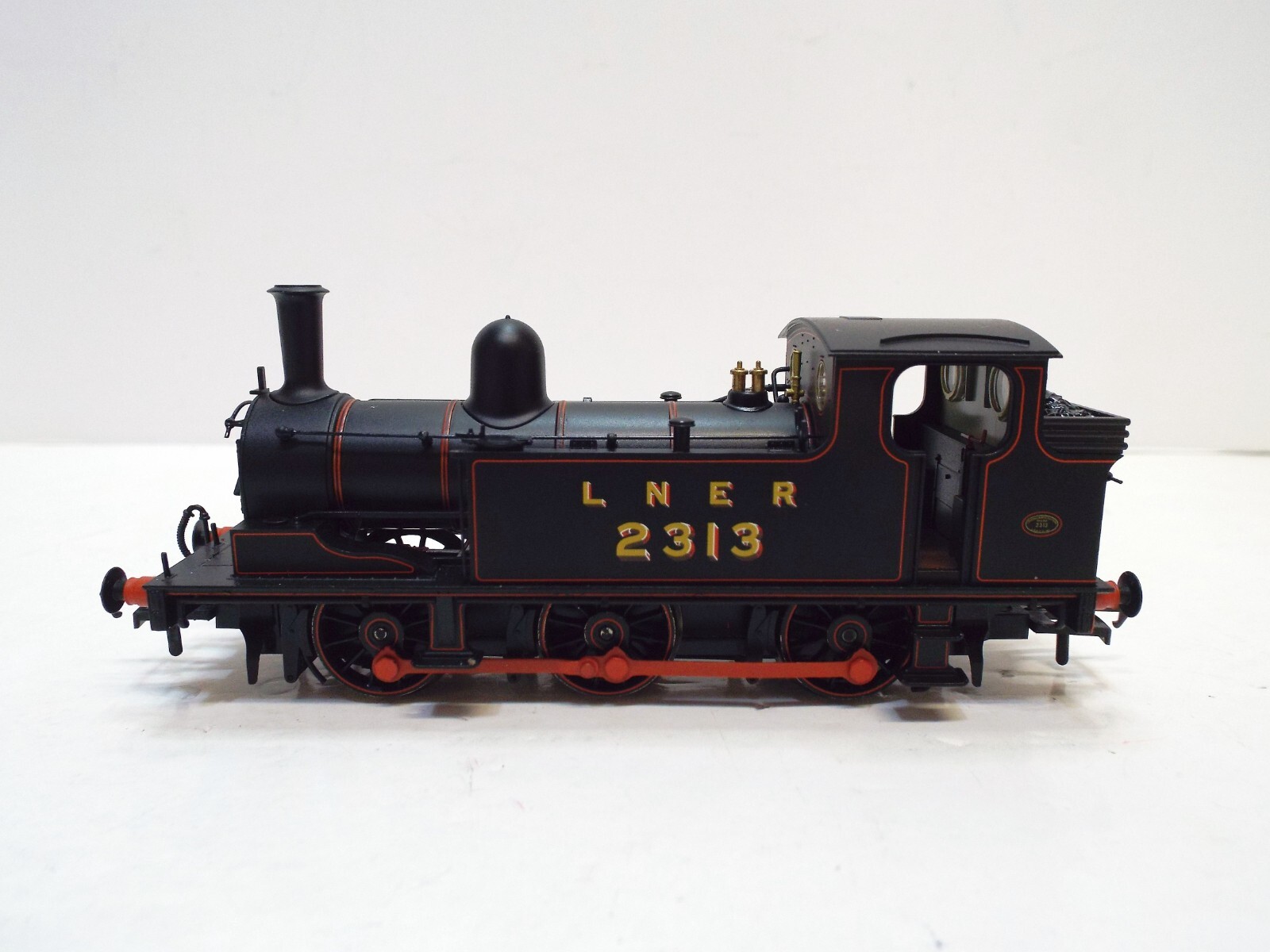 Bachmann 31-060 OO Gauge LNER Lined Black J72 Class 2313 for sale ...